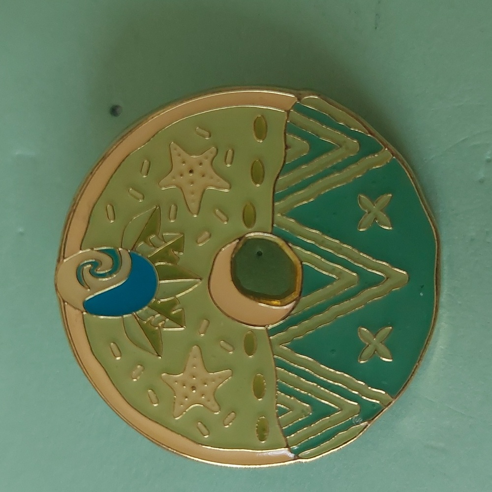 Disneys Moana Pin Gem
